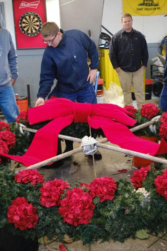 Photo Gallery: Brant Point Wreath Raising | Lifestyle | ack.net