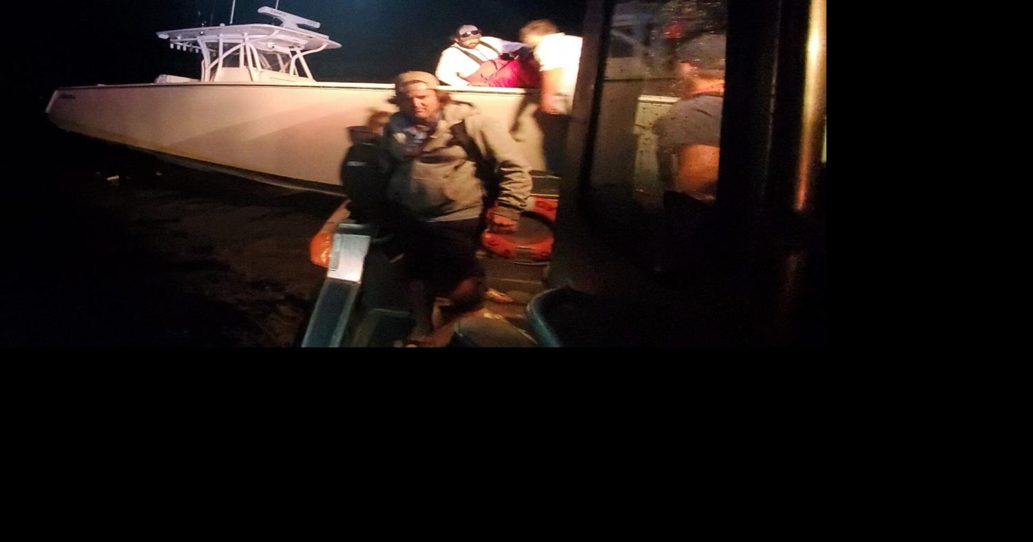 Nine rescued after powerboat hits jetty | Happening Now | ack.net