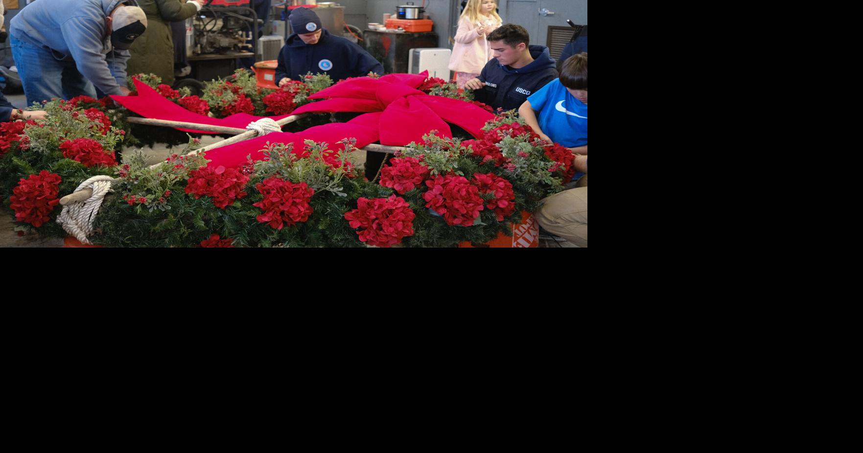 Photo Gallery: Brant Point Wreath Raising | Lifestyle | ack.net