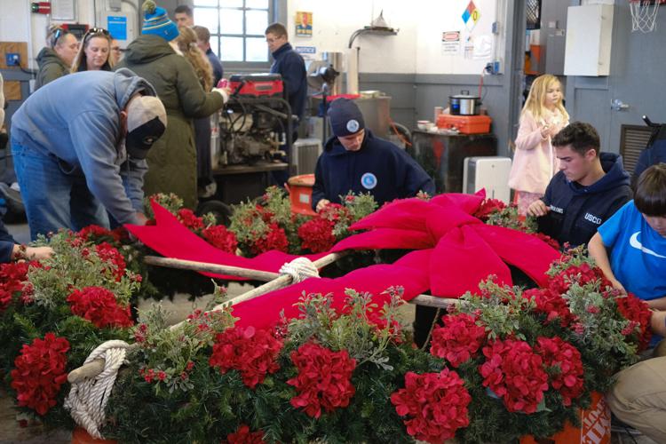 Photo Gallery: Brant Point Wreath Raising | Lifestyle | ack.net