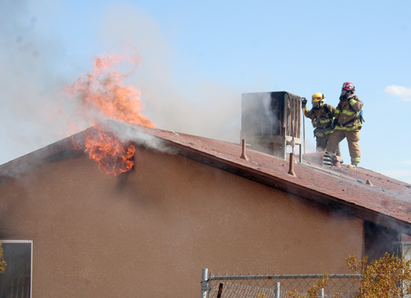 Joshua Tree house burns | | adowl.hidesertstar.com