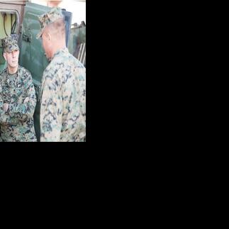 I MEF CG visits Combat Center | | adowl.hidesertstar.com