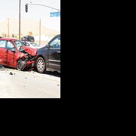 Red-light run causes crash | | adowl.hidesertstar.com