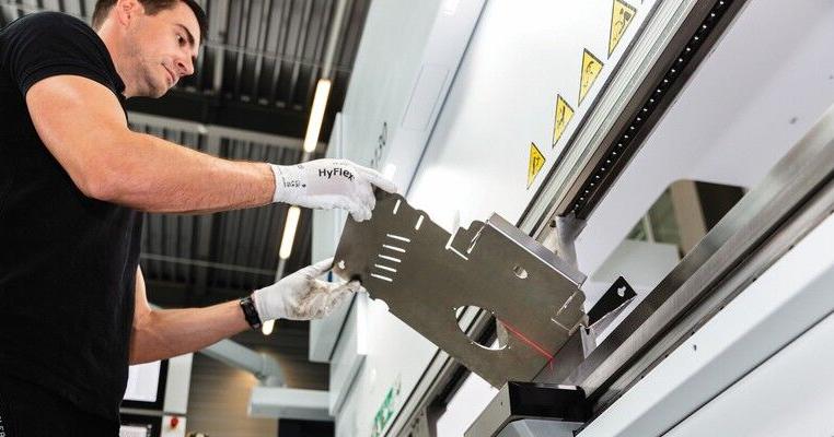 New Manufacturing Machines, Tools and Technology 2025 | CNC Machining ...