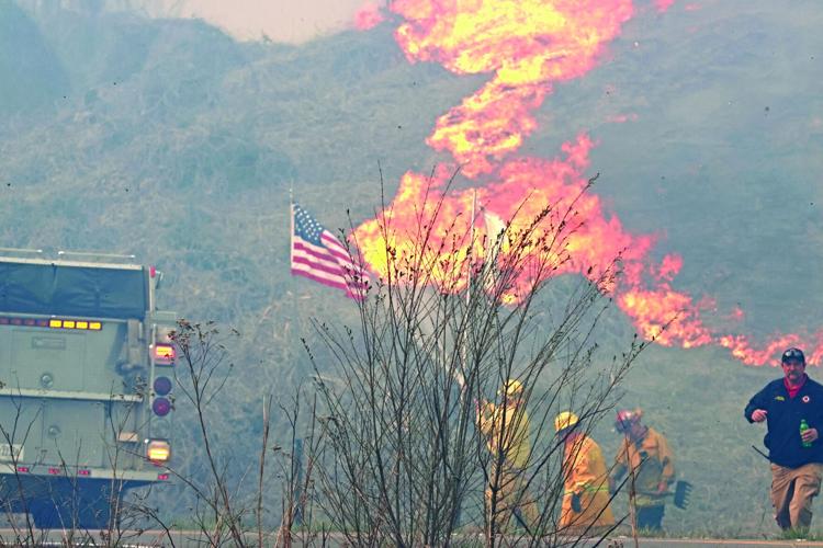 Fire stretches across Tellico Plains | News | advocateanddemocrat.com
