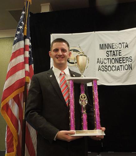 Schultz named Minnesota’s 2016 Champion Auctioneer