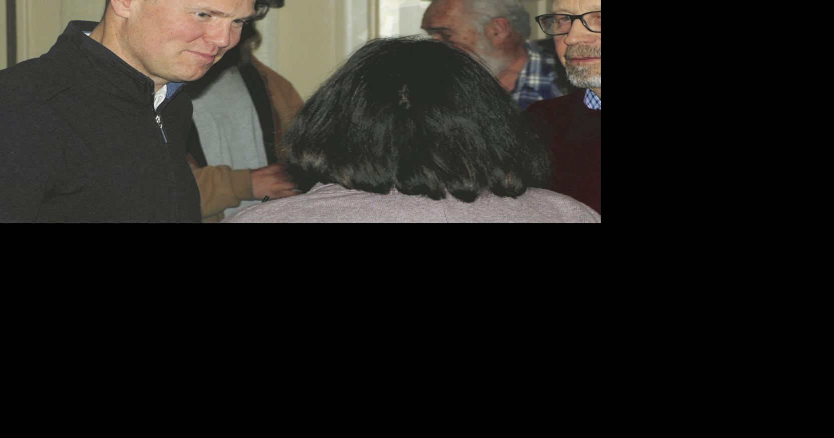 ‘Favorite son’ candidate visits the county