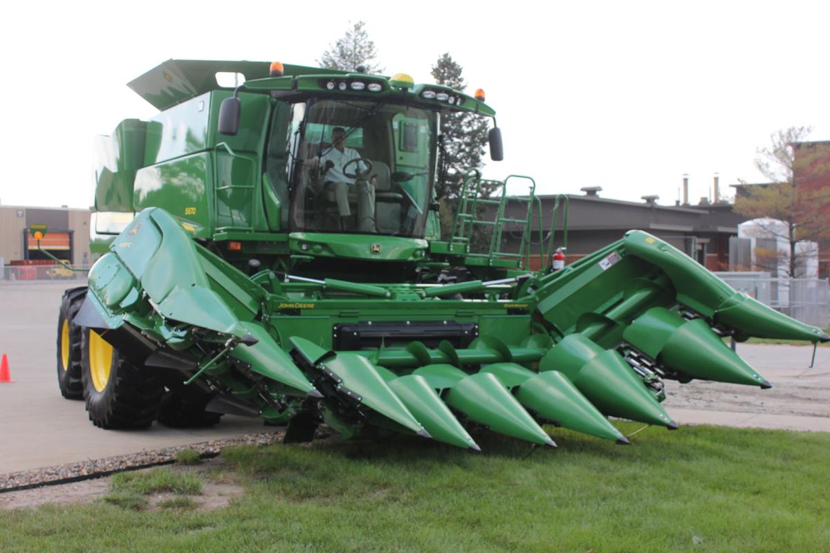 folding corn header