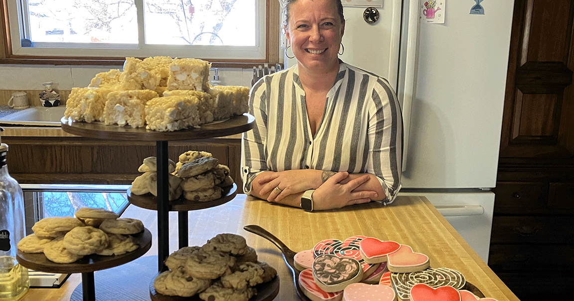 Illinois woman brings art to baking business