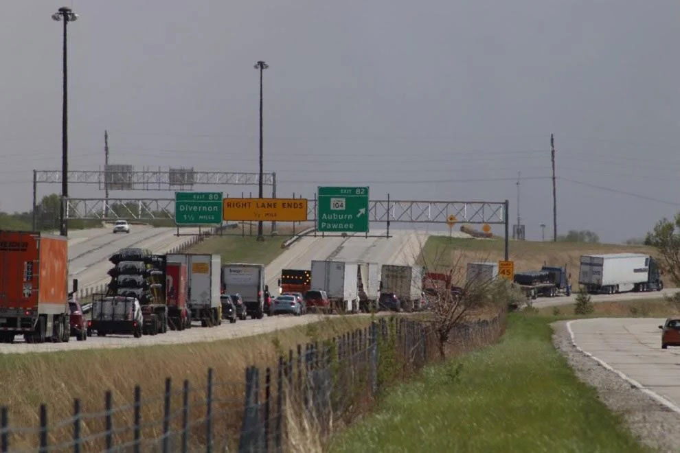 6 killed, dozens hurt on dust-choked I-55 in Illinois