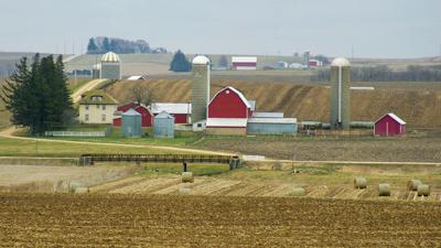 Iowa Farm and Rural Life Poll explores gender and business decisions
