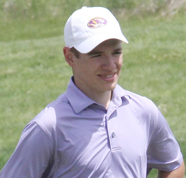 Kearney links unkind in Langley's last round