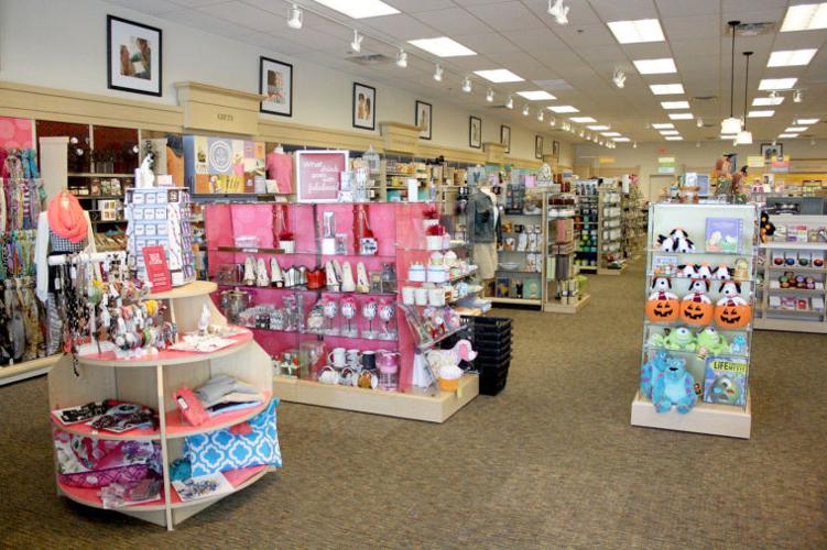 Amy’s Hallmark open for business in new location | Money | ahwatukee.com