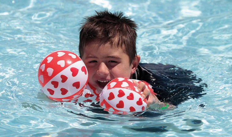 Dr. Pearson's Splash-in Pool Party | Latest Slideshows | ahwatukee.com
