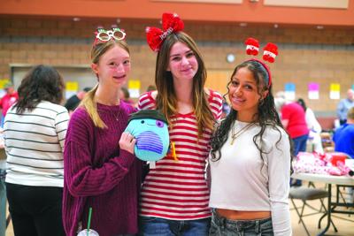 Kiwanians brighten foster kids’ holiday | Community Focus | ahwatukee.com