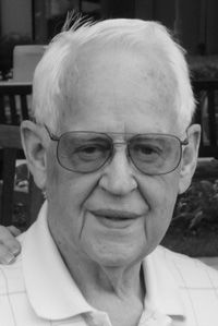 Robert “Bob” Lewis Trussell (1920-2015) | Obituaries | albianews.com