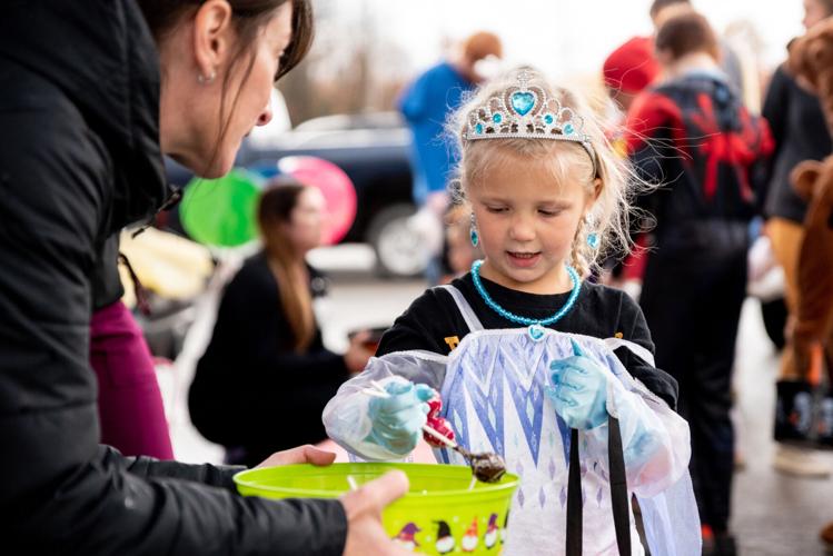 AHN Grove City hosts trunk-or-treat event | News | alliednews.com