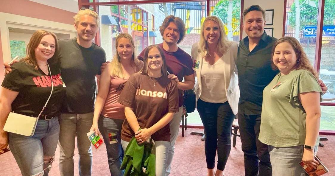 FAMILY MATTERS: Fanson for life: Savoring the chance to meet favorite ...