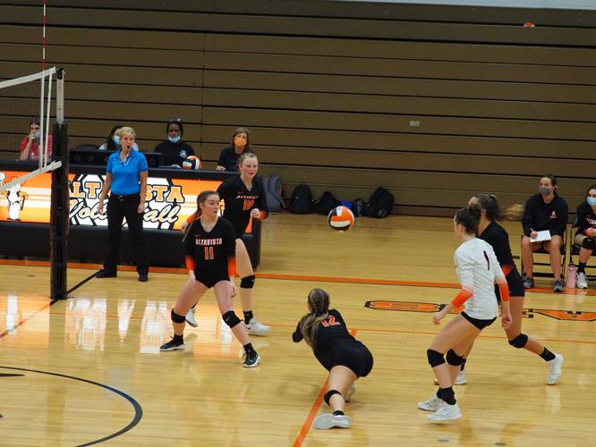 Altavista volleyball defeats Chatham | Multimedia | altavistajournal.com
