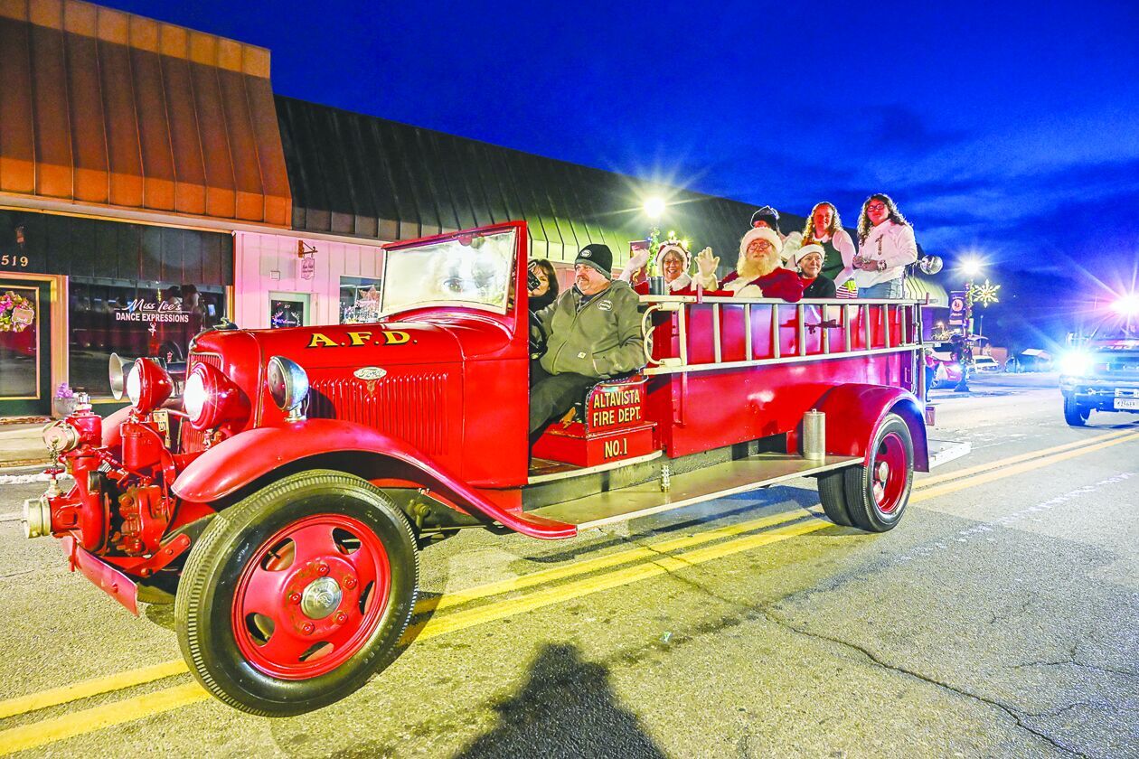 Altavista Christmas Parade is a hit! | News | altavistajournal.com