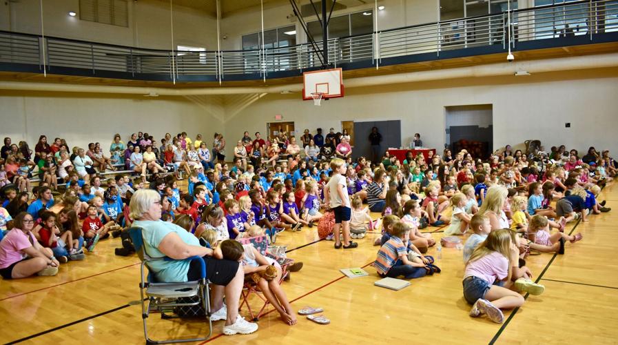 Curious George musical performance in Altavista draws crowd | Local ...