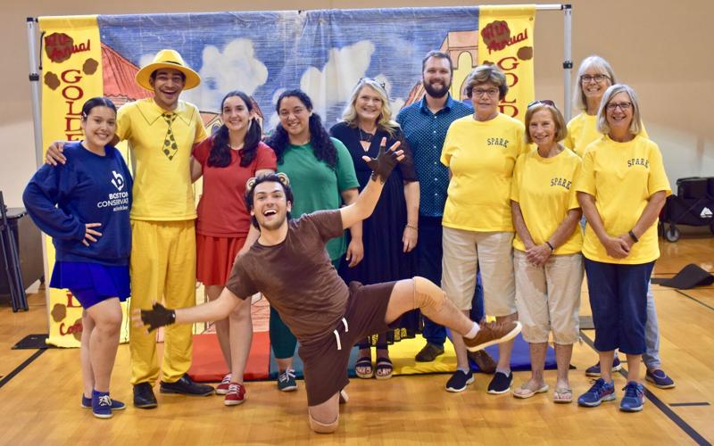 Curious George musical performance in Altavista draws crowd | Local ...