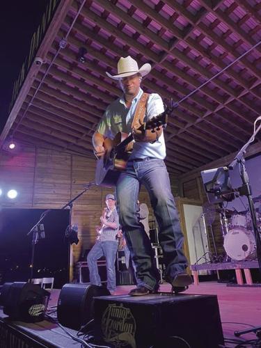 Junior Gordon's new song heading up the charts | News | alvinsun.net