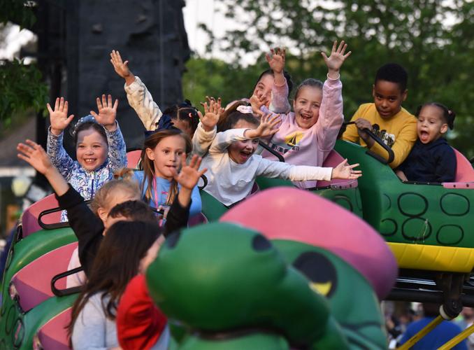 SLIDESHOW: Andona's Clown Town | Gallery | andovertownsman.com