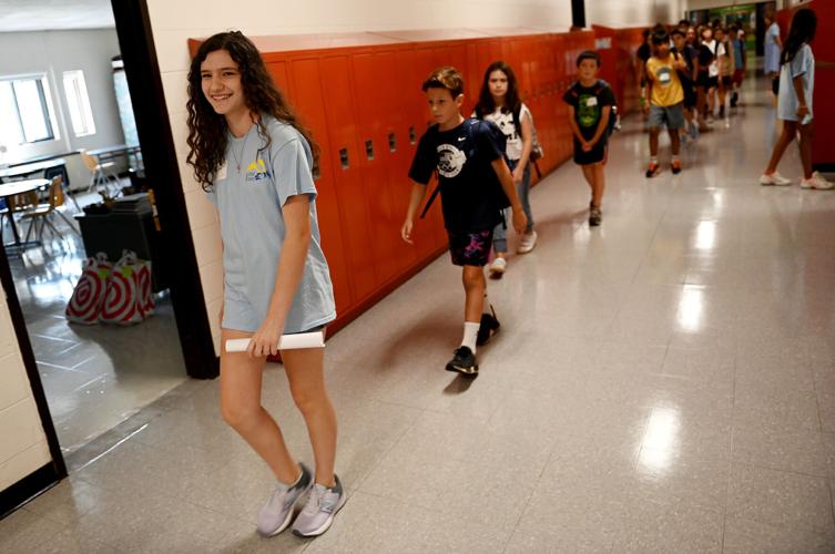 Andover students head back to class | News | andovertownsman.com
