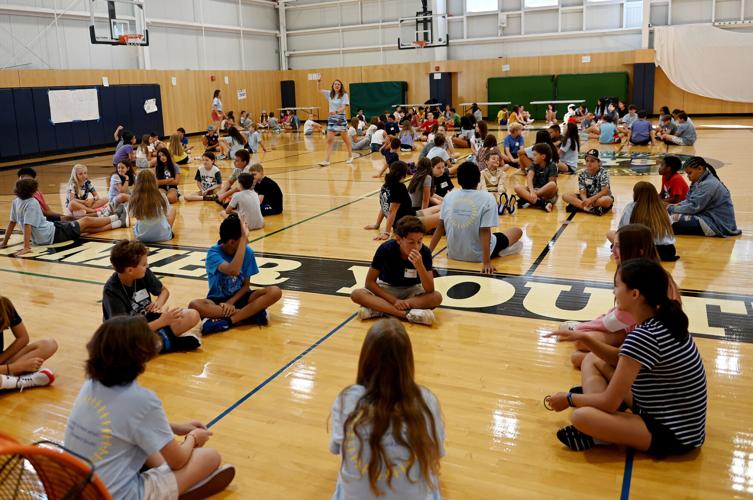 Andover students head back to class | News | andovertownsman.com