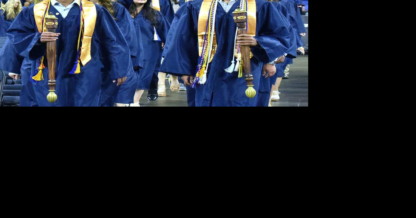 SLIDESHOW: Andover High Graduation | Gallery | andovertownsman.com