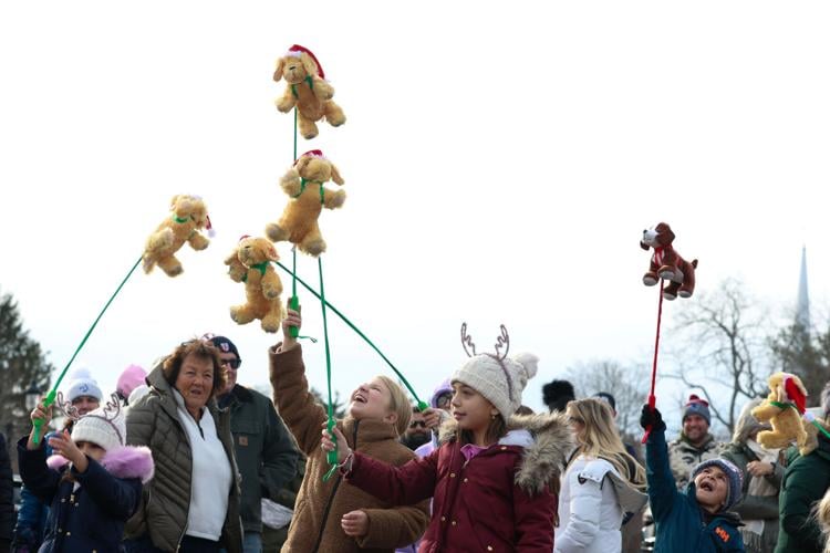 Santa Parade kicks off holiday season | News | andovertownsman.com