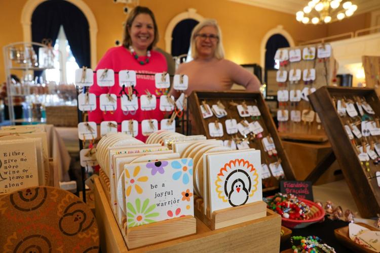 Crowds celebrate season at artisan market | Local News ...