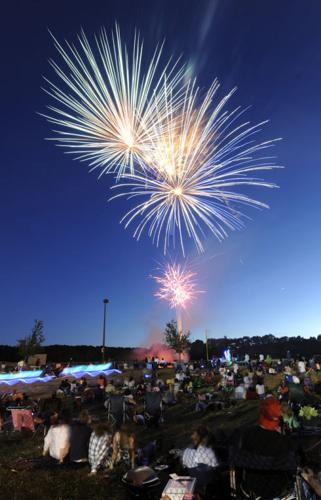 Select Board votes to keep July 4 fireworks | News | andovertownsman.com