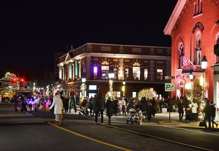 SLIDESHOW: Holiday Happenings in Andover | Gallery | andovertownsman.com