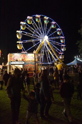 Clown Town draws hundreds to downtown Andover | News | andovertownsman.com
