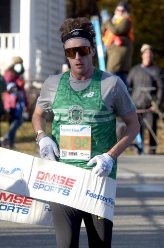 'We're back!': Thanksgiving Feaster Five draws thousands upon return ...