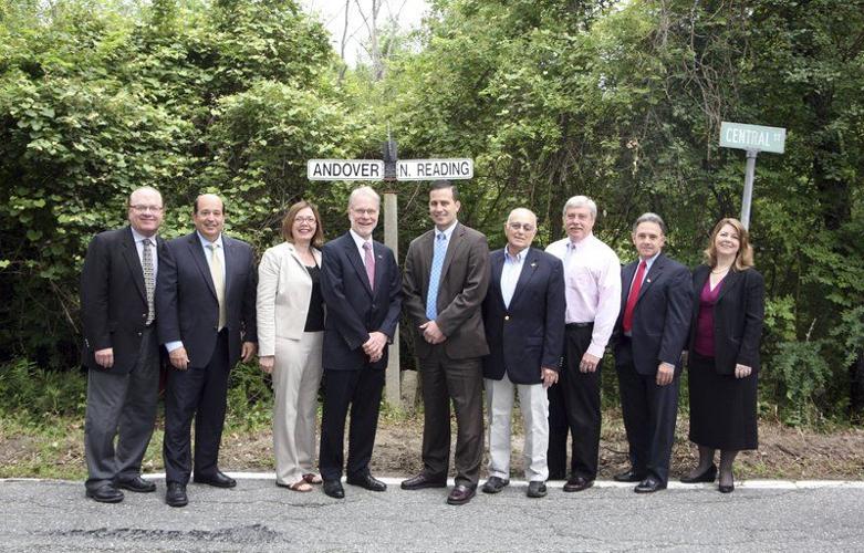 Water deal back on tap; Andover, North Reading leaders sign pact at ...