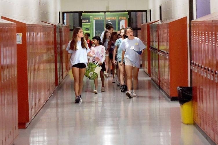 Andover students head back to class | News | andovertownsman.com
