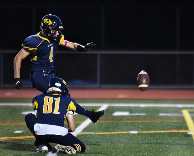 SLIDESHOW: Andover Football Action | Gallery | andovertownsman.com