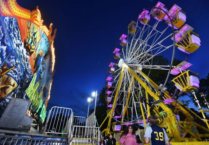 Clown Town endures despite rainy Saturday | News | andovertownsman.com