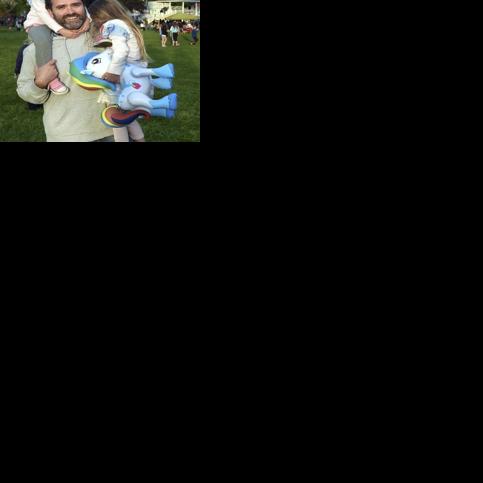 Clown Town draws big crowds Friday | Lifestyles | andovertownsman.com