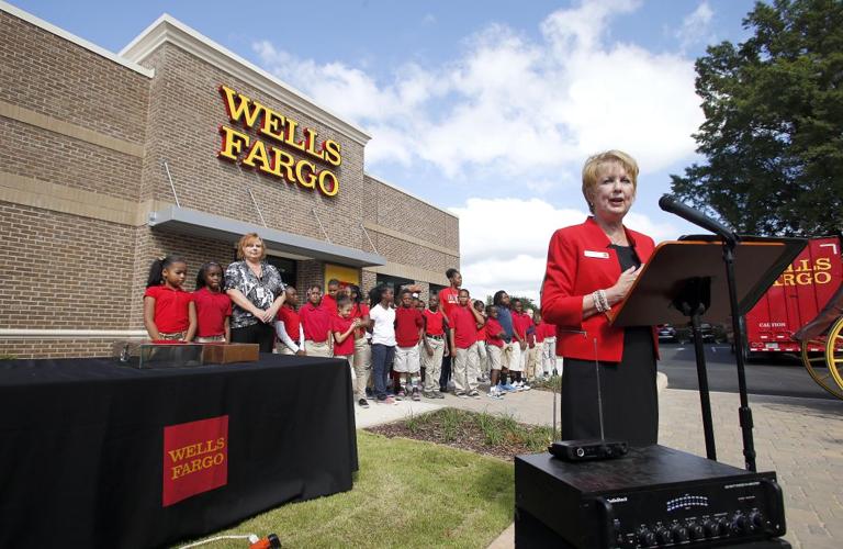 Wells Fargo Grand Opening | Slideshows | annistonstar.com