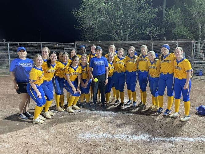 Prep softball: When Smith gets her 200th win, her players make sure she ...
