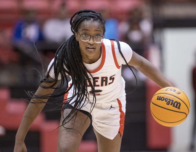 Photos: Talladega girls drop a close one | Slideshows | annistonstar.com