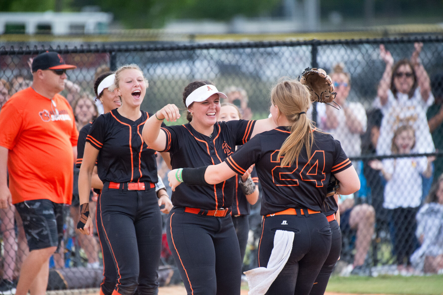 Prep softball: Alexandria bats heat up in extra innings to make Slaton ...