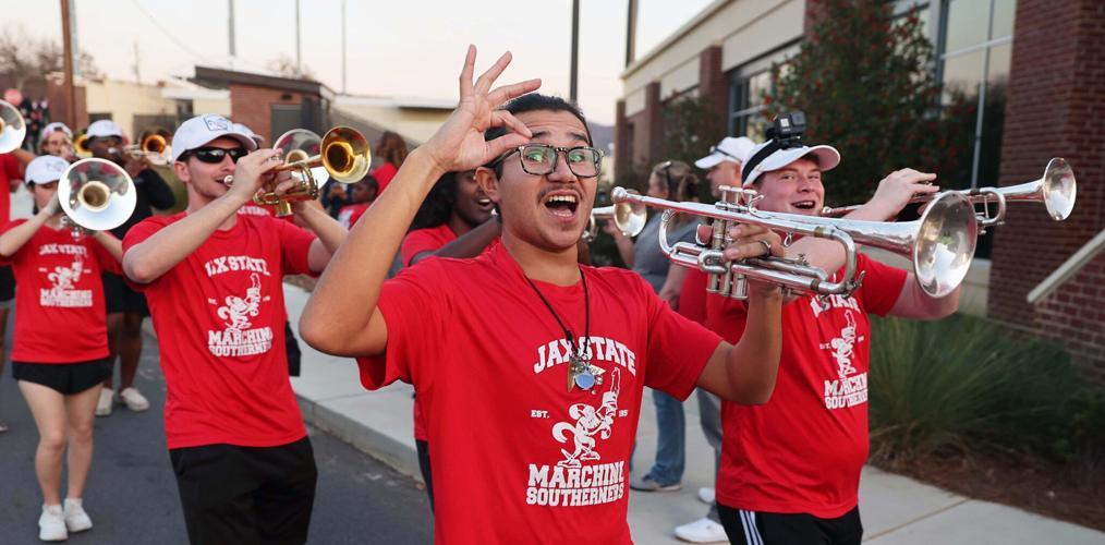 Photo gallery: Jax State v Kennesaw State Gamecock Walk | Slideshows ...
