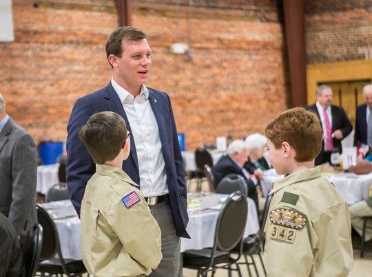 Former Alabama QB John Parker Wilson talks with Boy Scouts during ...