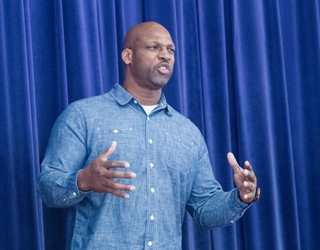 Distinguished author, Alton Carter speaks at Winterboro High (photos ...