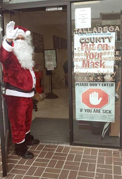 Santa multitasking during Christmas season | The Daily Home ...